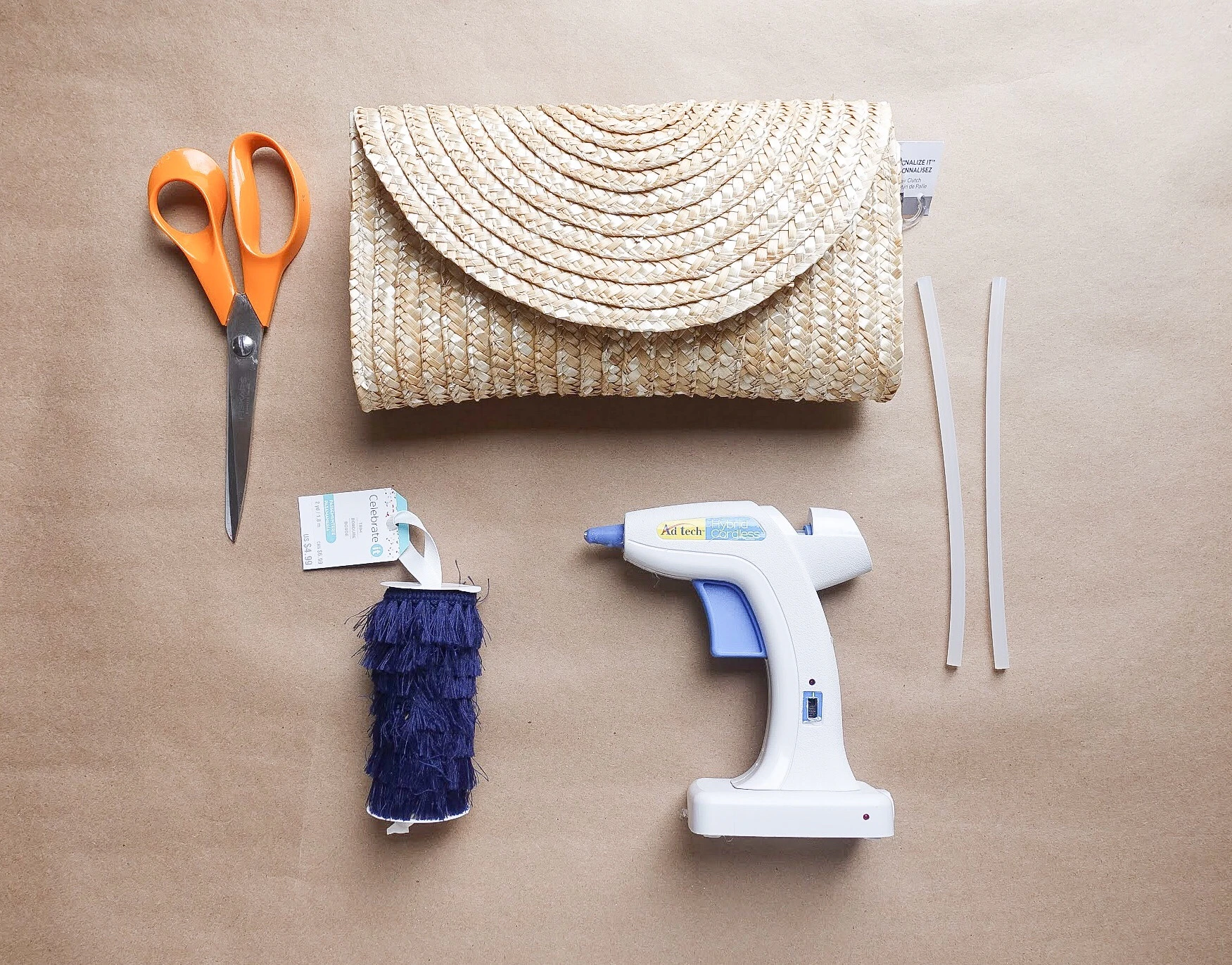 DIY Summer Straw Clutch With Fringe - South Lumina Style